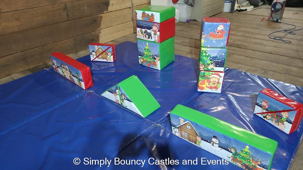 Christmas Soft Play and Ball Pool Set - Bouncy Castle Hire in Rochester ...