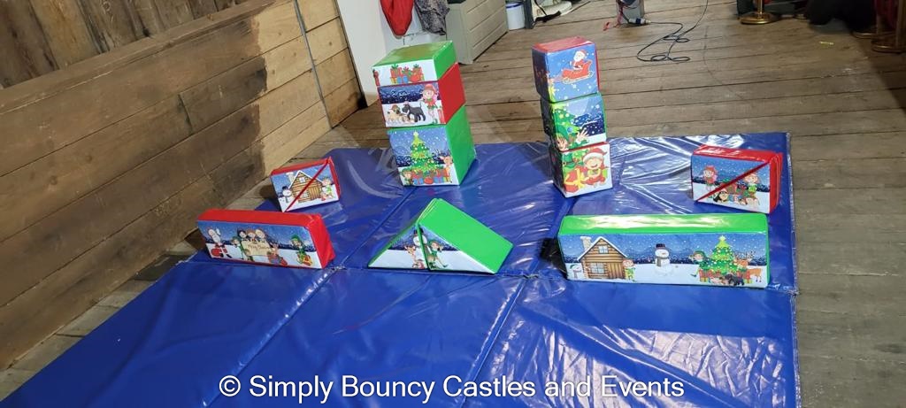 Christmas Soft Play and Ball Pool Set - Bouncy Castle Hire in Rochester ...